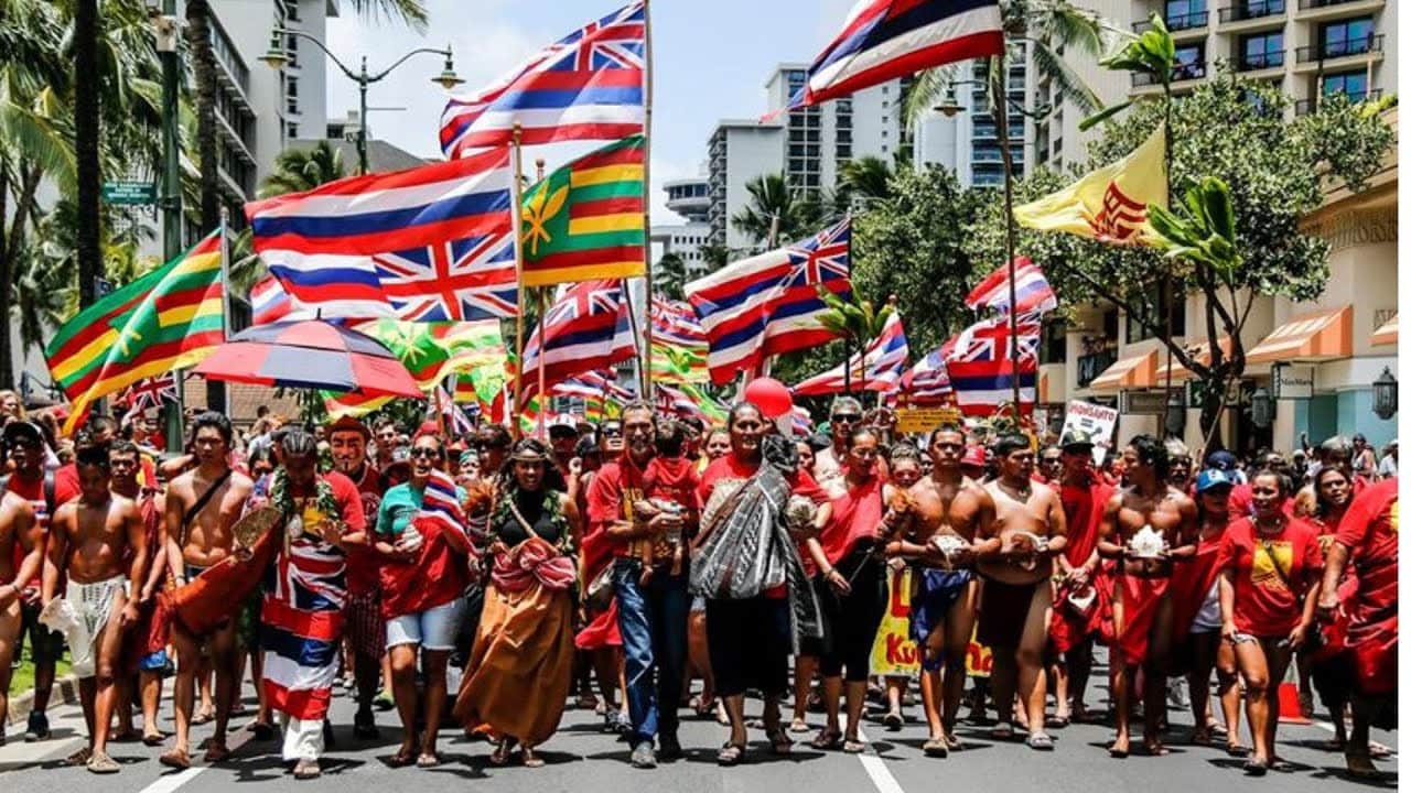 How to say "the people, locals, natives" in Hawaiian